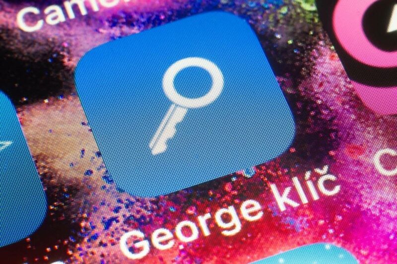 Česká spořitelna zruší aplikaci George klíč. Lidé se budou přihlašovat ...